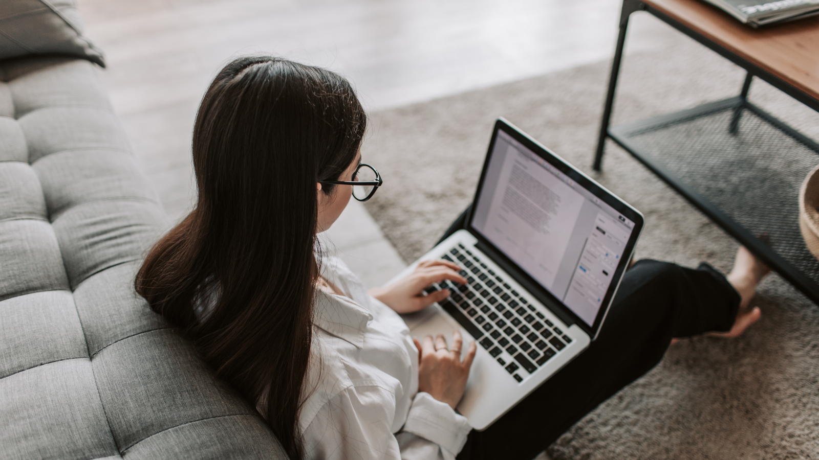 Time-Based Screen Use and Eye Health: Expert Insights on Vision Risks