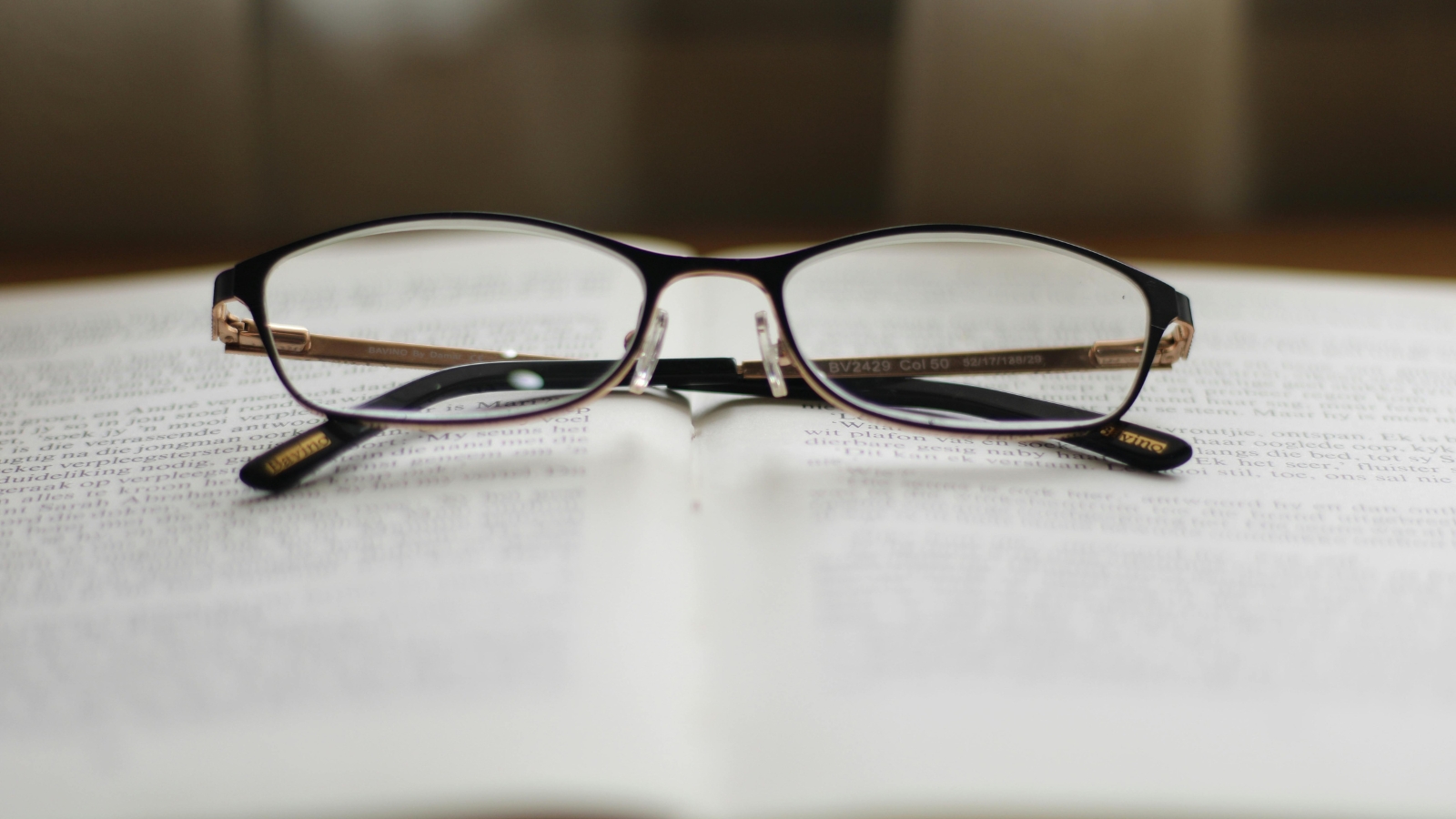 Why Do My Eyes Get Blurry at Night? Causes & Solutions